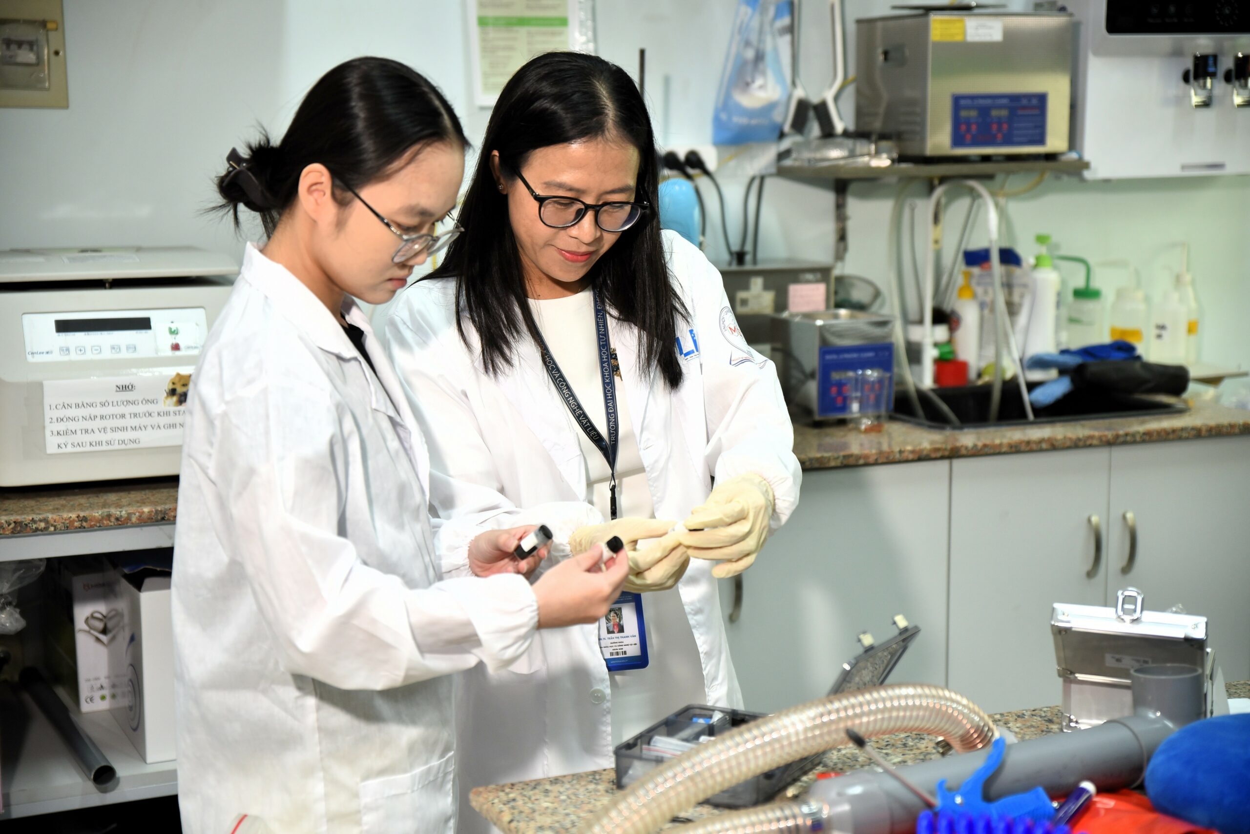 [Outstanding role models] The flame within the laboratory: a portrait ...